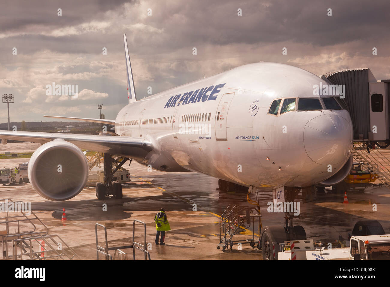 Boeing 777 triple seven jet aircraft hi-res stock photography and ...
