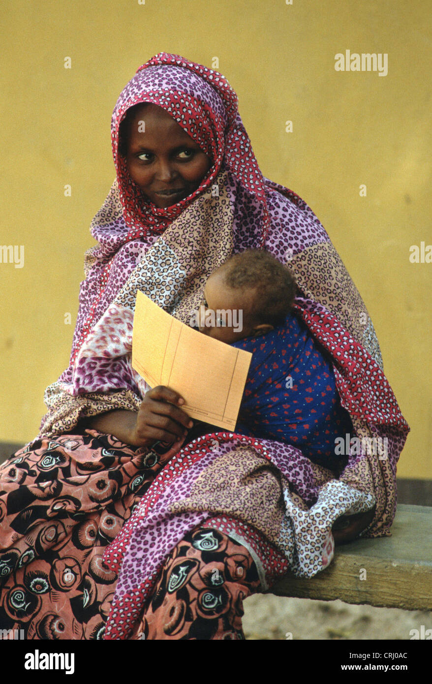 Somali woman with child Stock Photo - Alamy