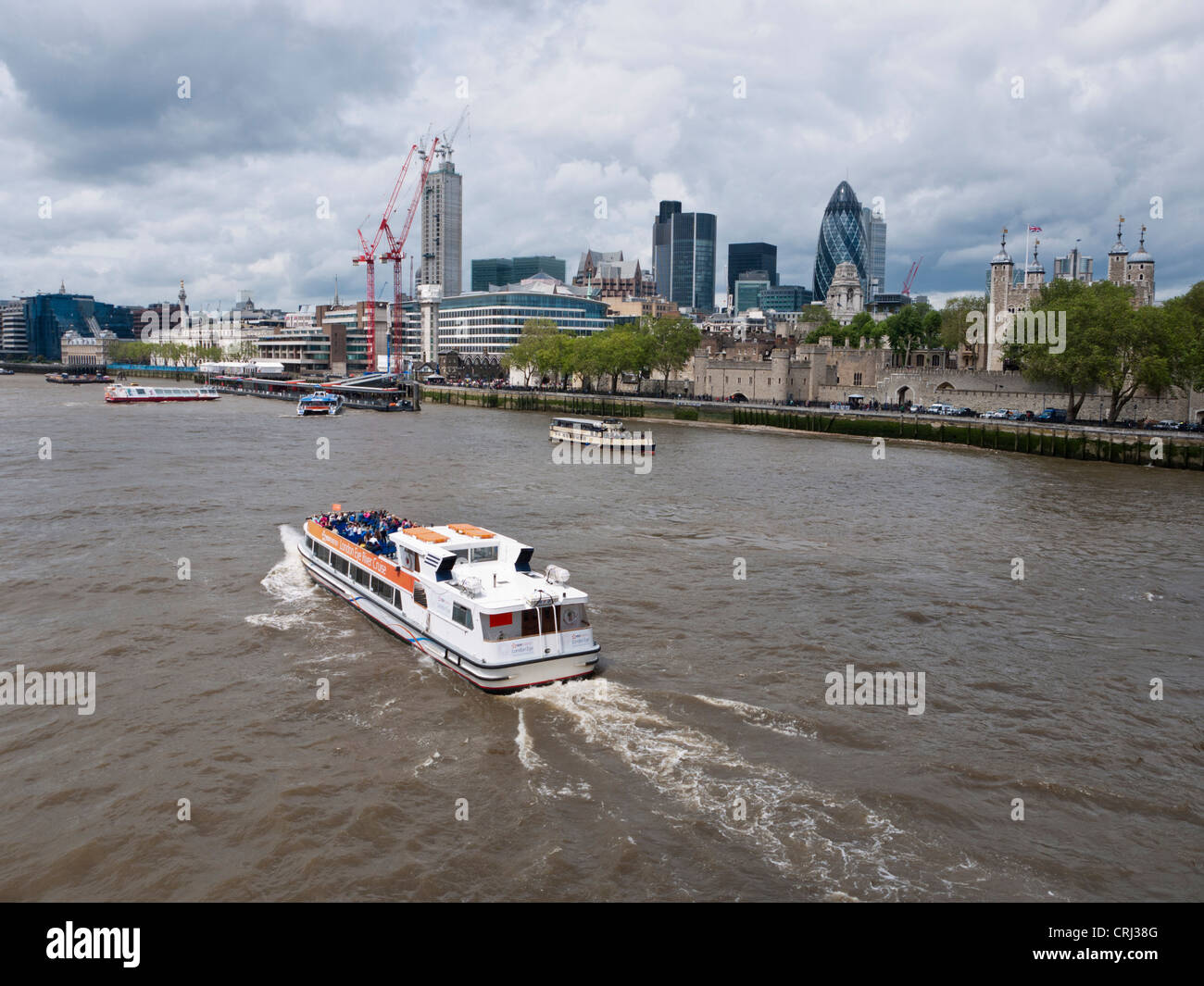 Thames london city boat hi-res stock photography and images - Alamy