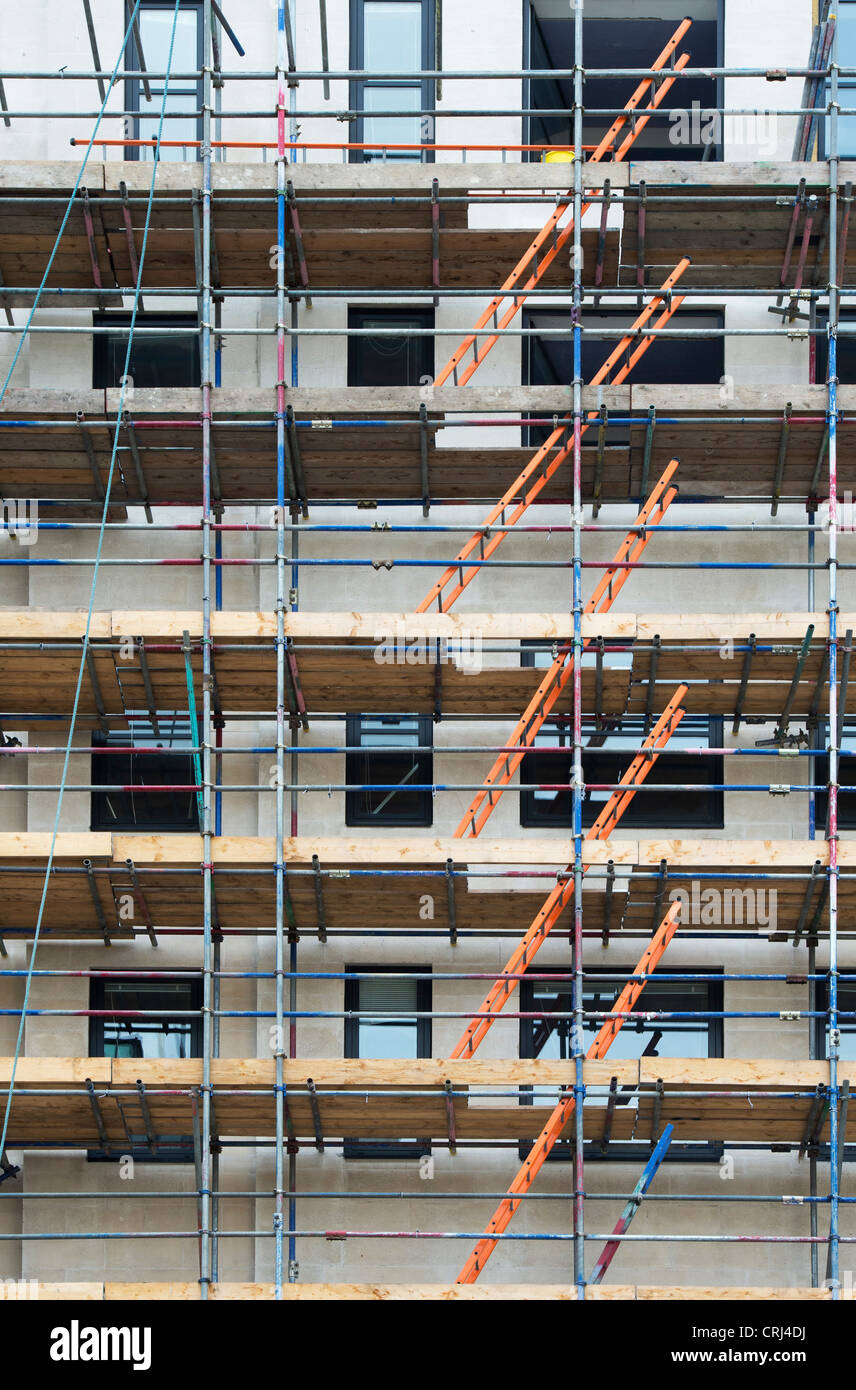 Scaffolding and ladders hi-res stock photography and images - Alamy