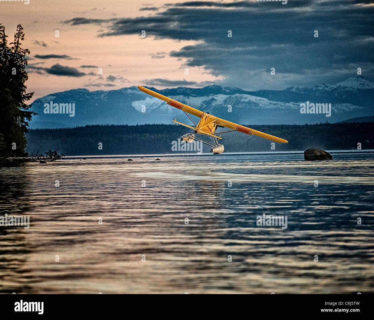Seaplane takeoff hi-res stock photography and images - Alamy