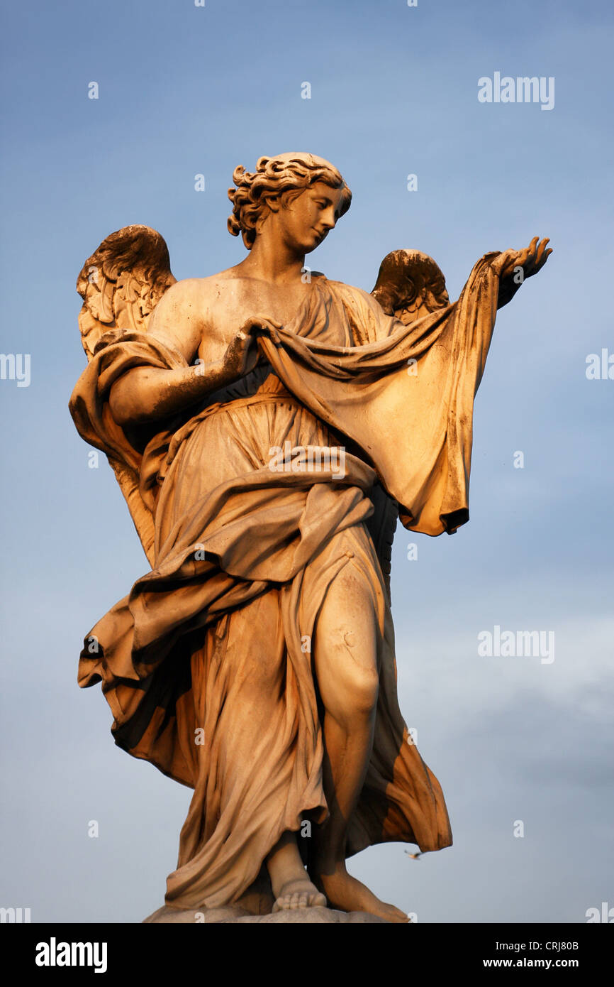 Statue at the Ponte San't Angelo Stock Photo - Alamy