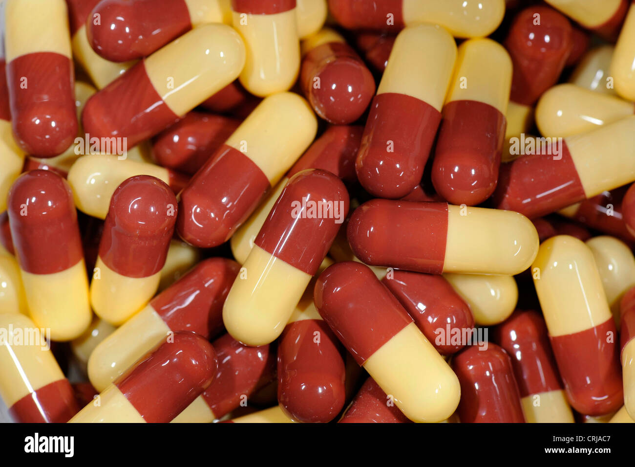 Capsules colour hi-res stock photography and images - Alamy