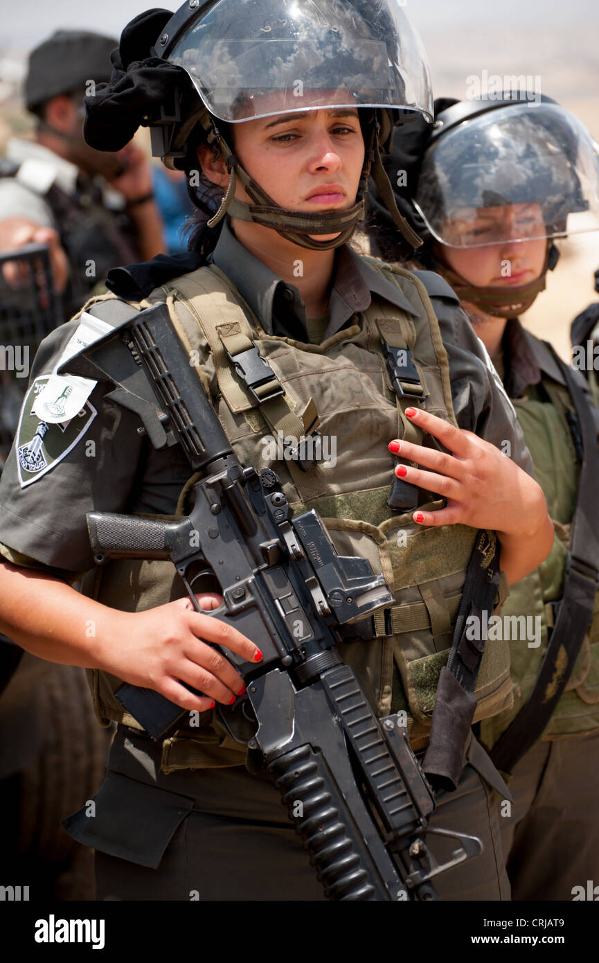 Soldier female palestine hi-res stock photography and images - Alamy