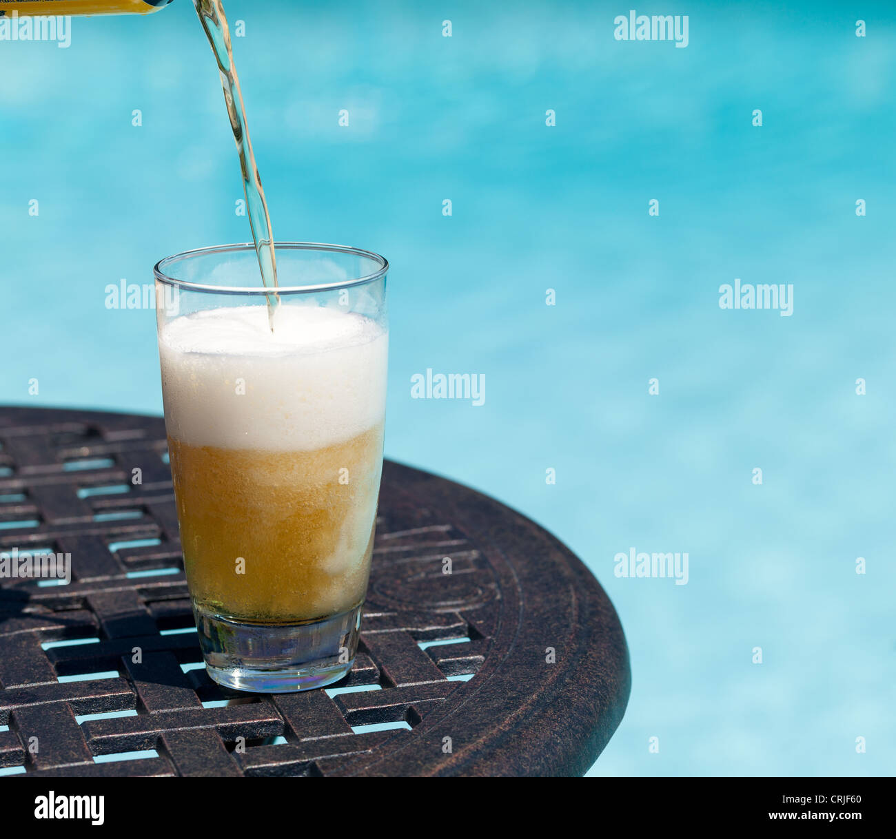 Beer being poured hi-res stock photography and images - Alamy