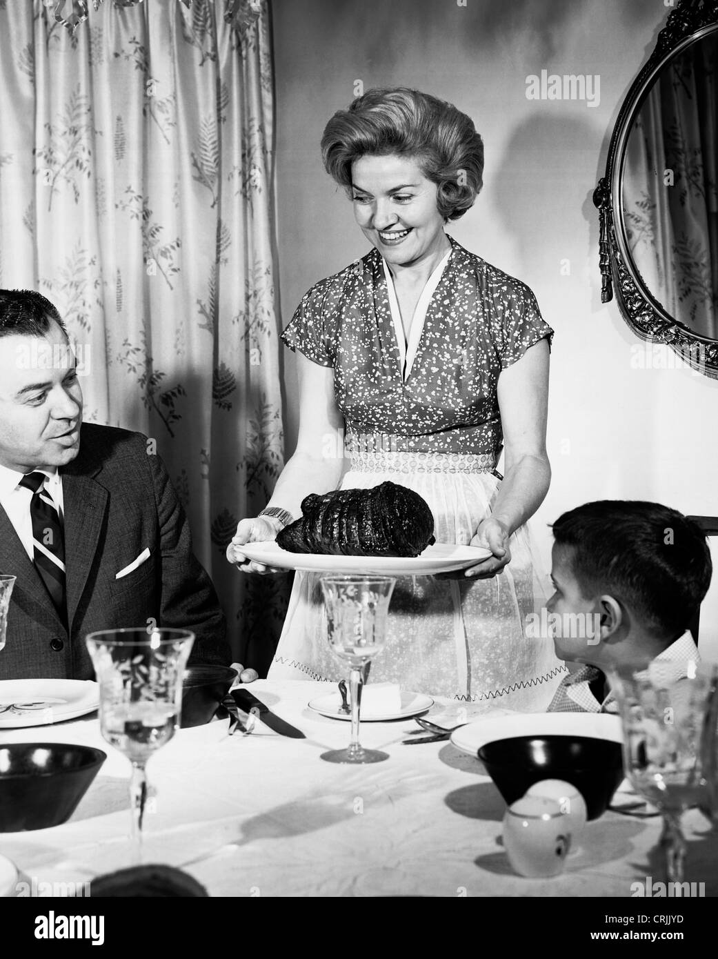 Vintage woman serving home hi-res stock photography and images - Alamy