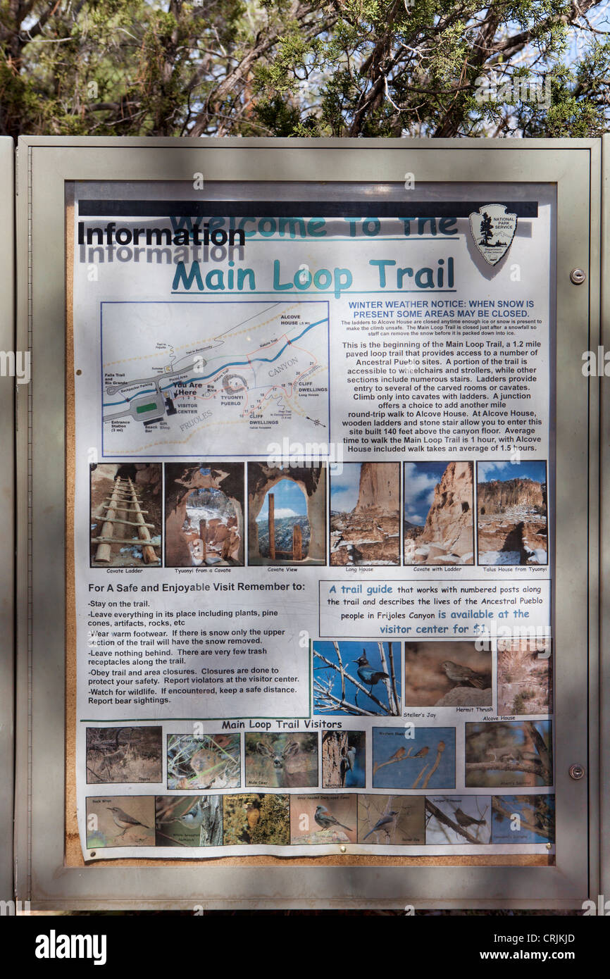 Trail entry sign hi-res stock photography and images - Alamy