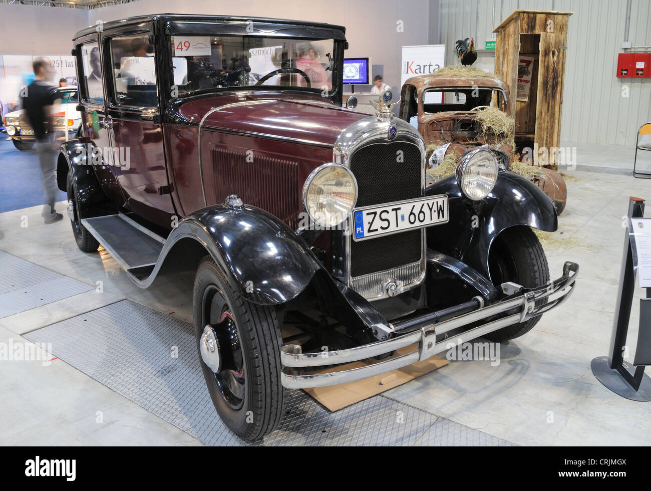Vintage limousine - Citroen C4F Stock Photo - Alamy