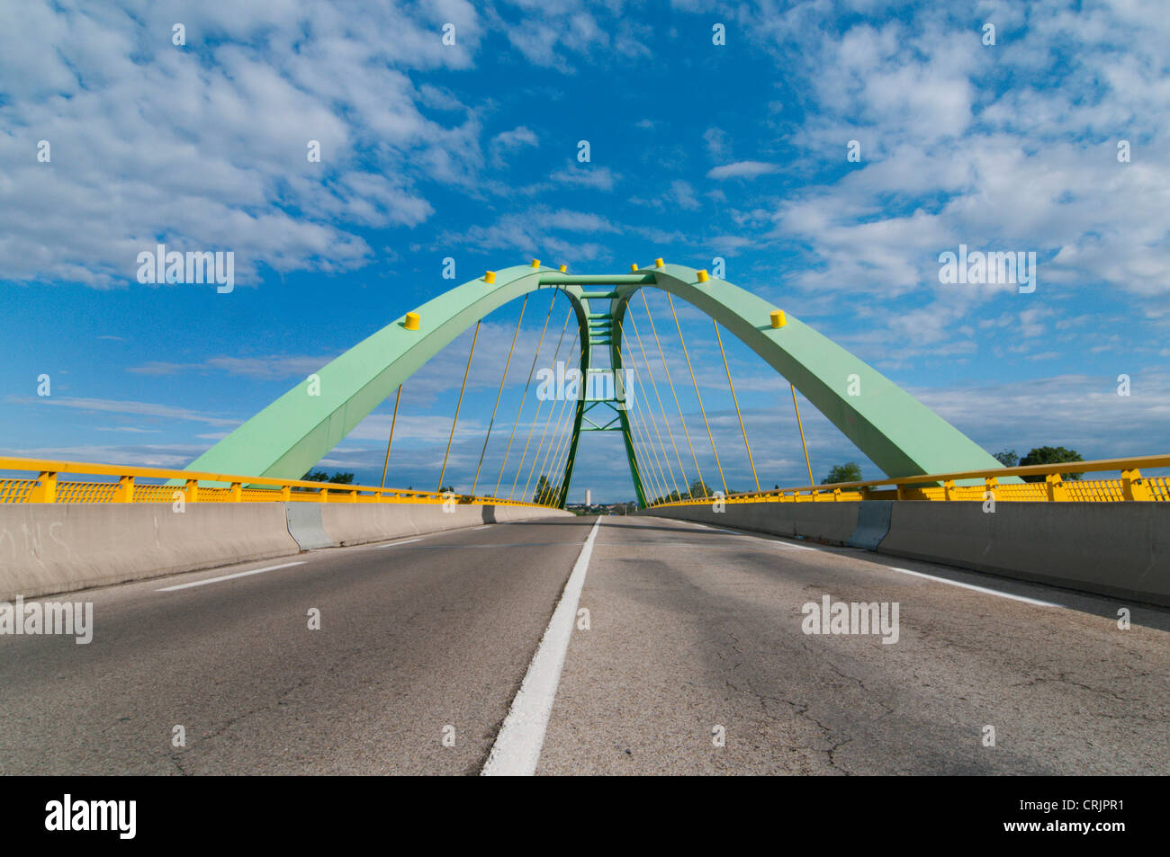 Centerline bridge hi-res stock photography and images - Alamy