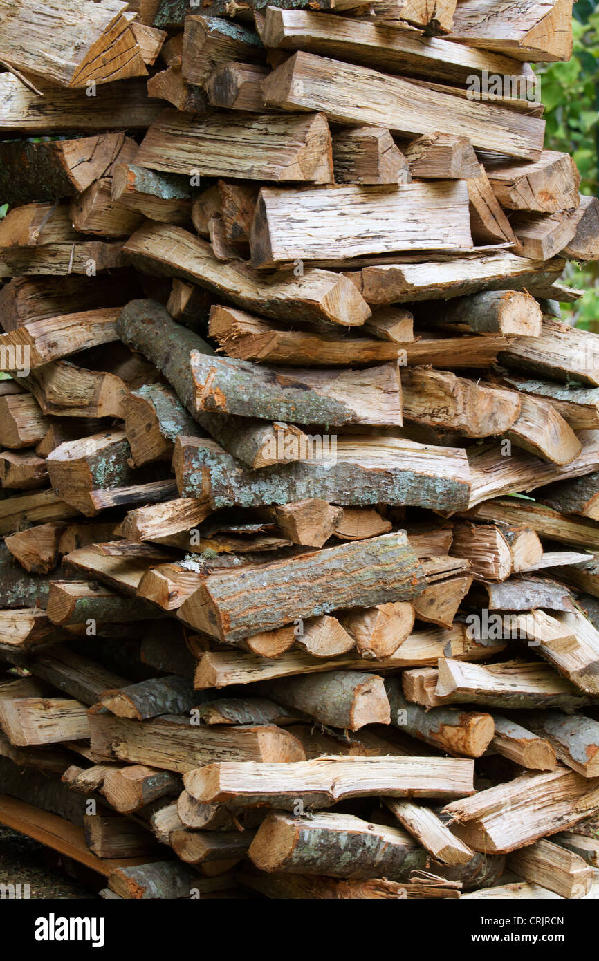 Stack of firewood Stock Photo - Alamy