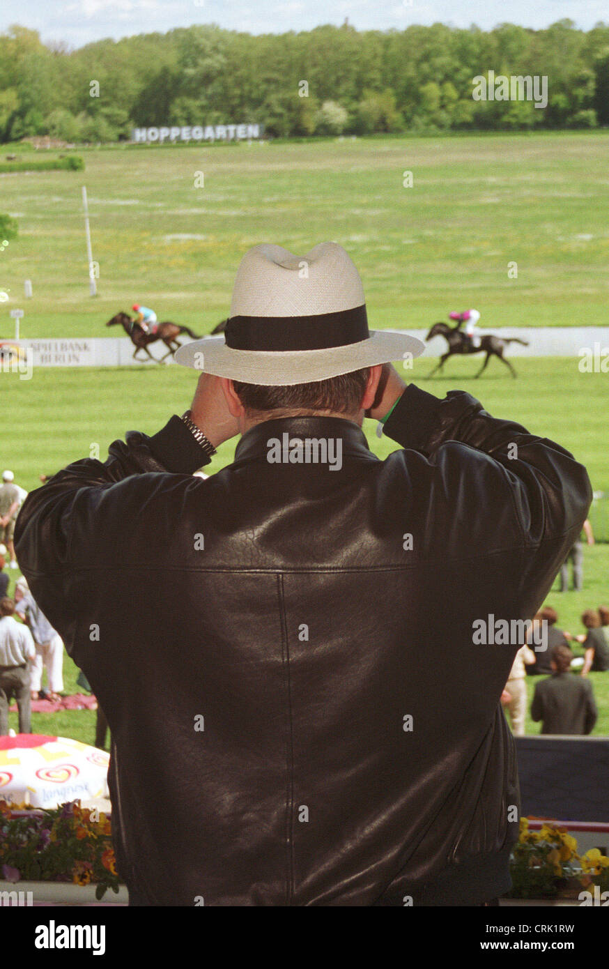 Spectators at the race course Hoppegarten Stock Photo - Alamy