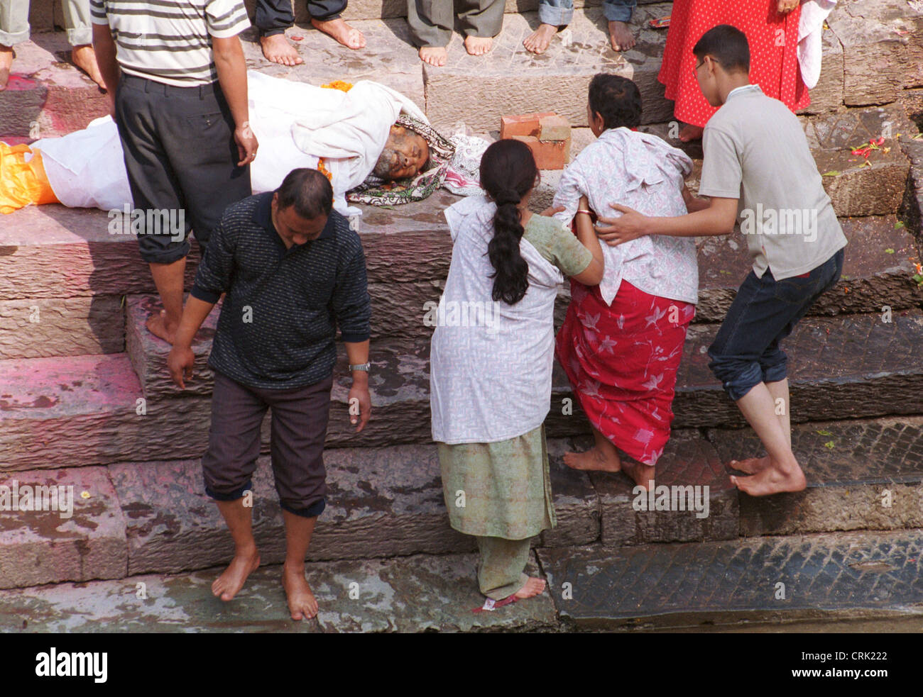 Hindu cremation in Nepal Stock Photo - Alamy
