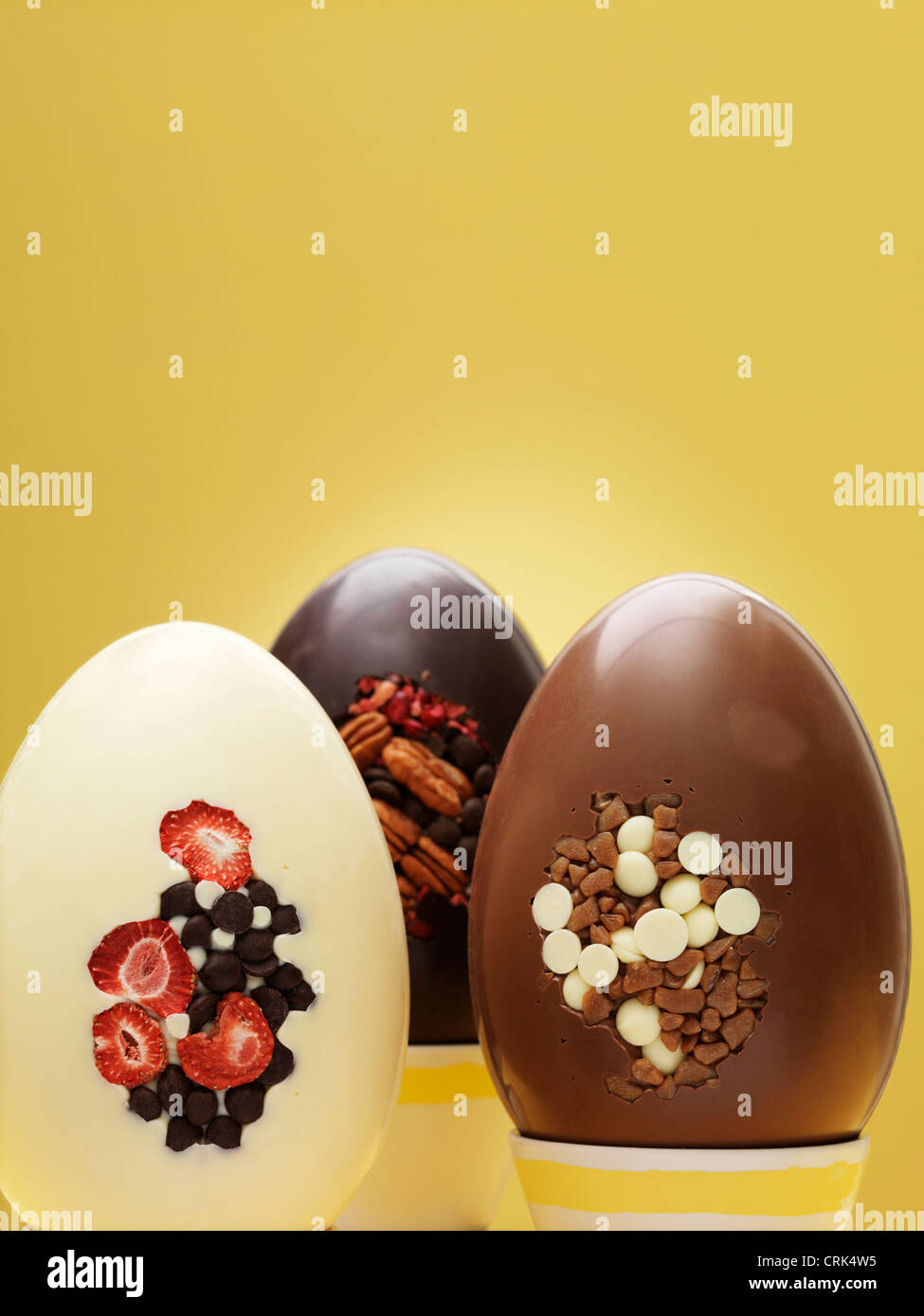 Milk chocolate egg hi-res stock photography and images - Alamy