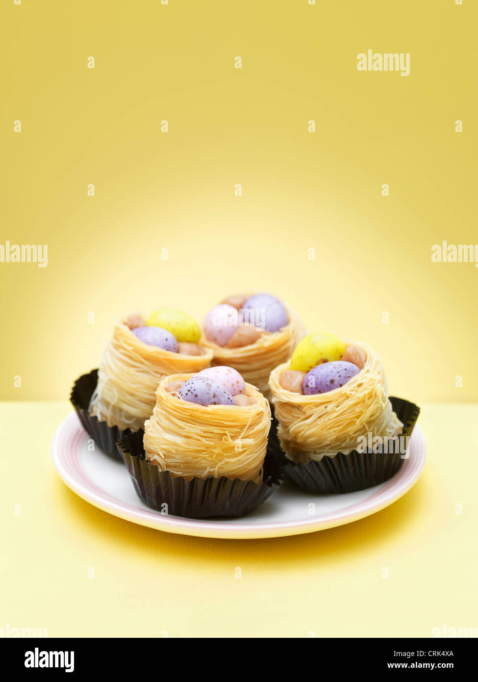 Mini egg nests hi-res stock photography and images - Alamy