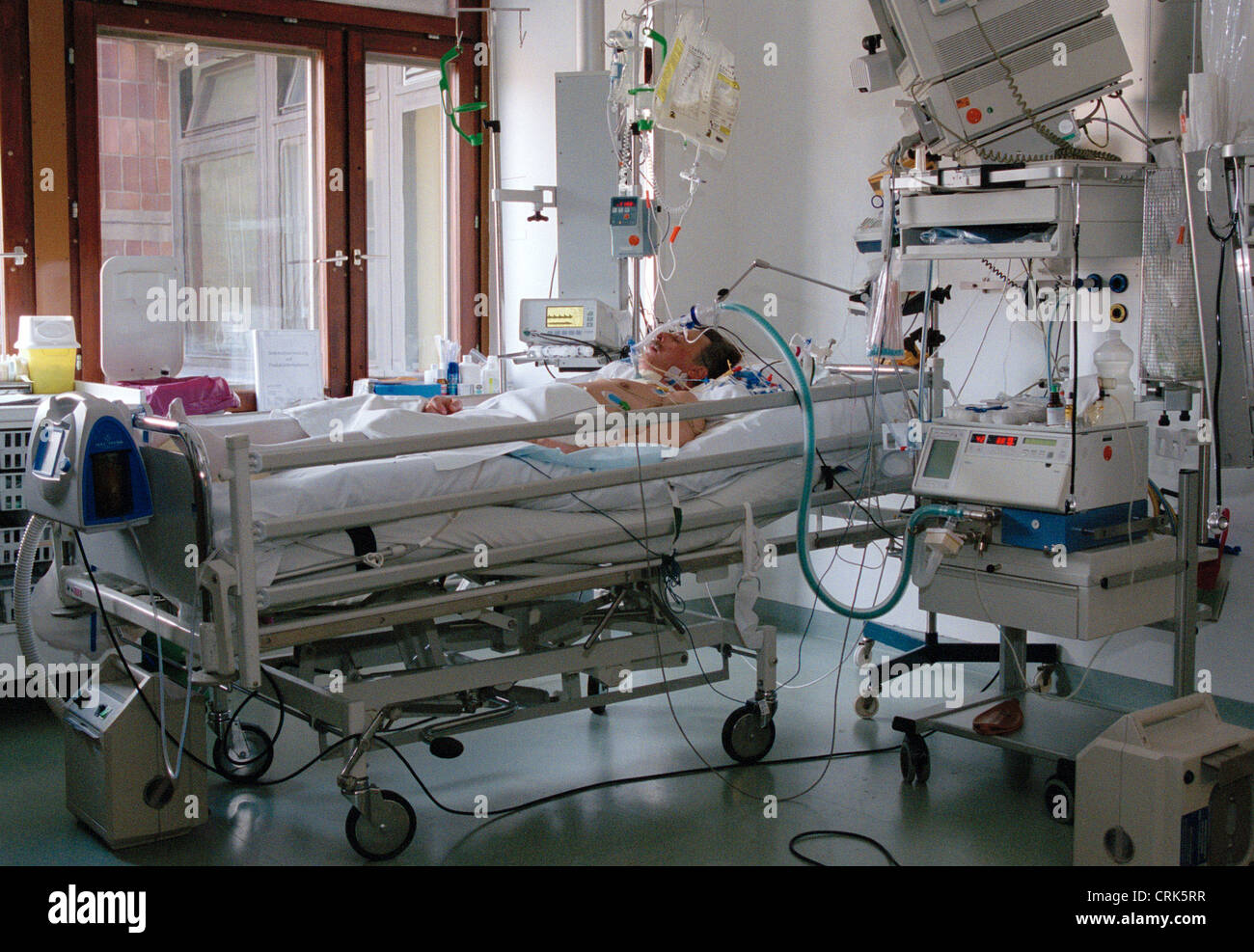 Hospital bedside monitoring equipment hi-res stock photography and ...