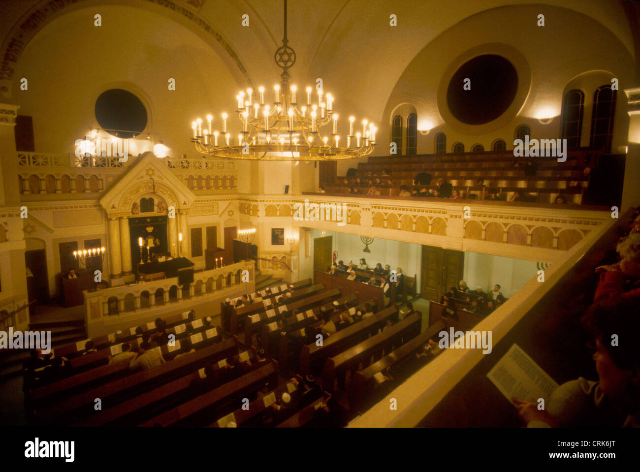 Synagogue service hi-res stock photography and images - Alamy