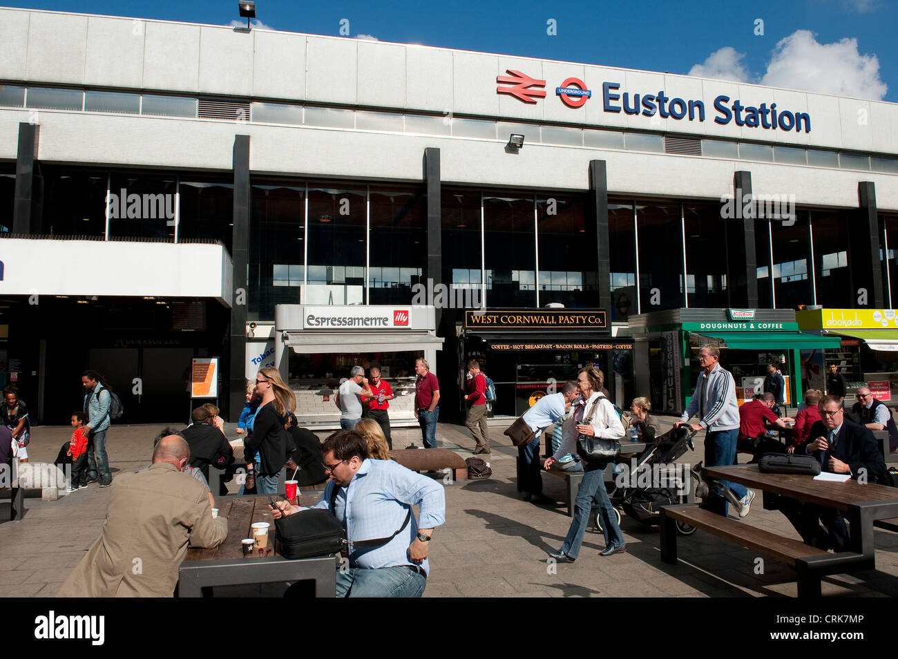 London Euston Station High Resolution Stock Photography and Images - Alamy