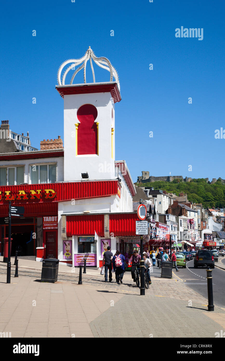 Amusement arcade on foreshore road scarborough hi-res stock photography ...