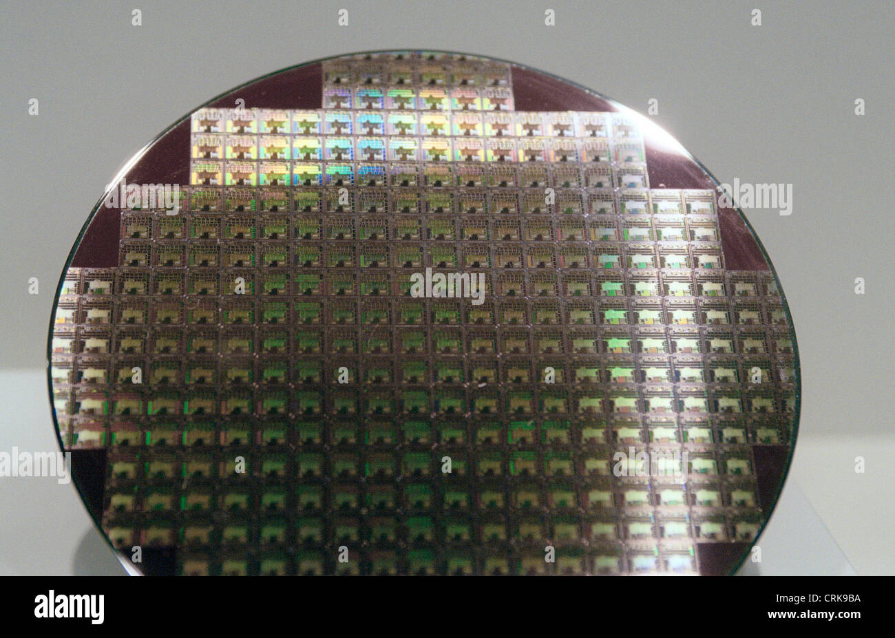 Semiconductor Production Stock Photos & Semiconductor Production Stock ...