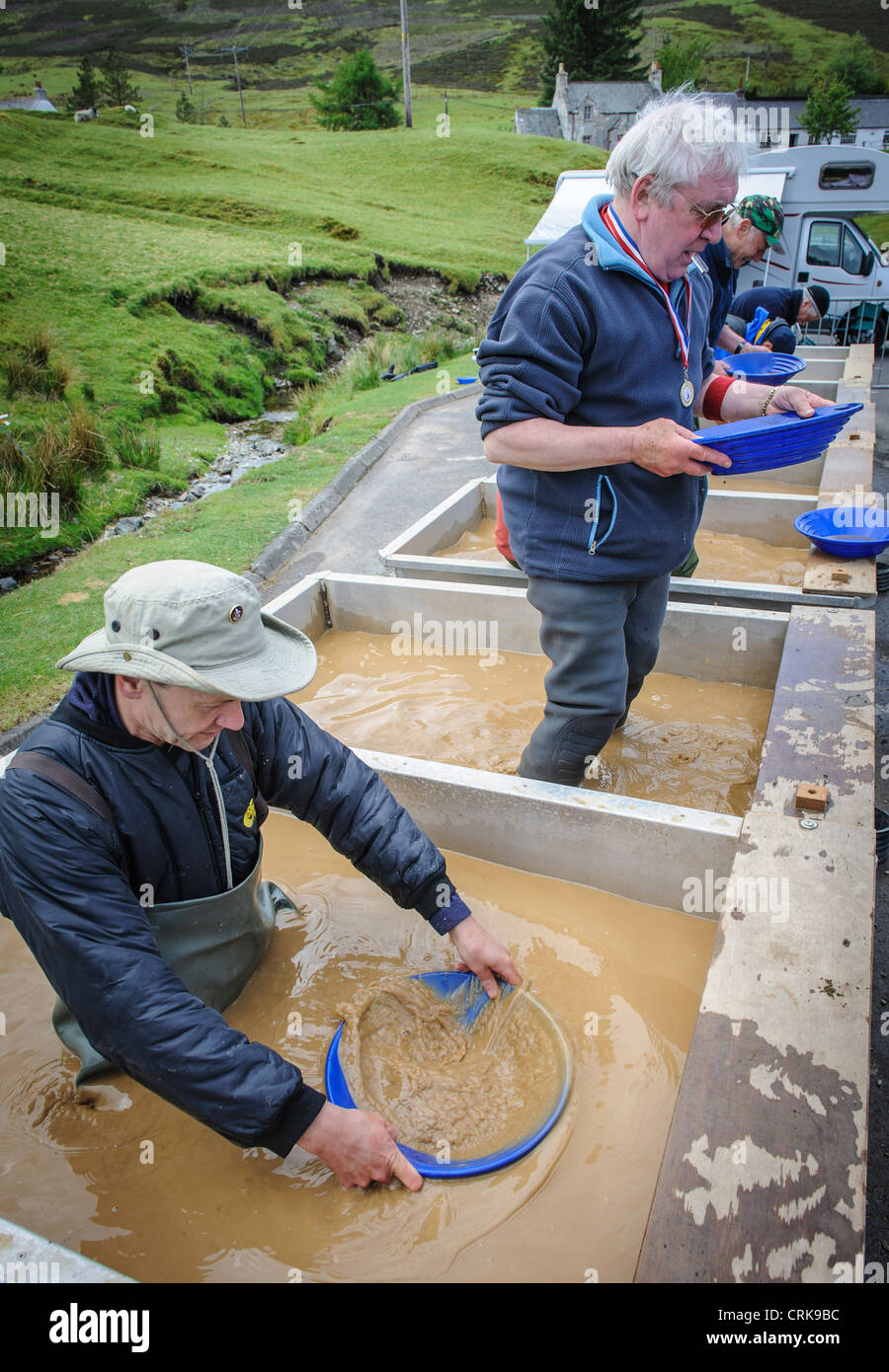 Uk gold panning championships village hi-res stock photography and ...