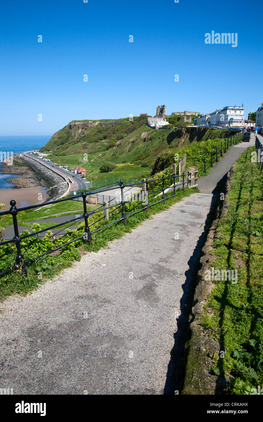 Path to castle hi-res stock photography and images - Alamy