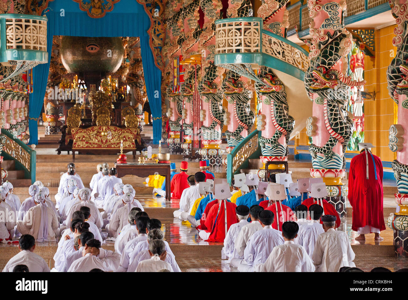 Vietnam cao dai temple hi-res stock photography and images - Alamy