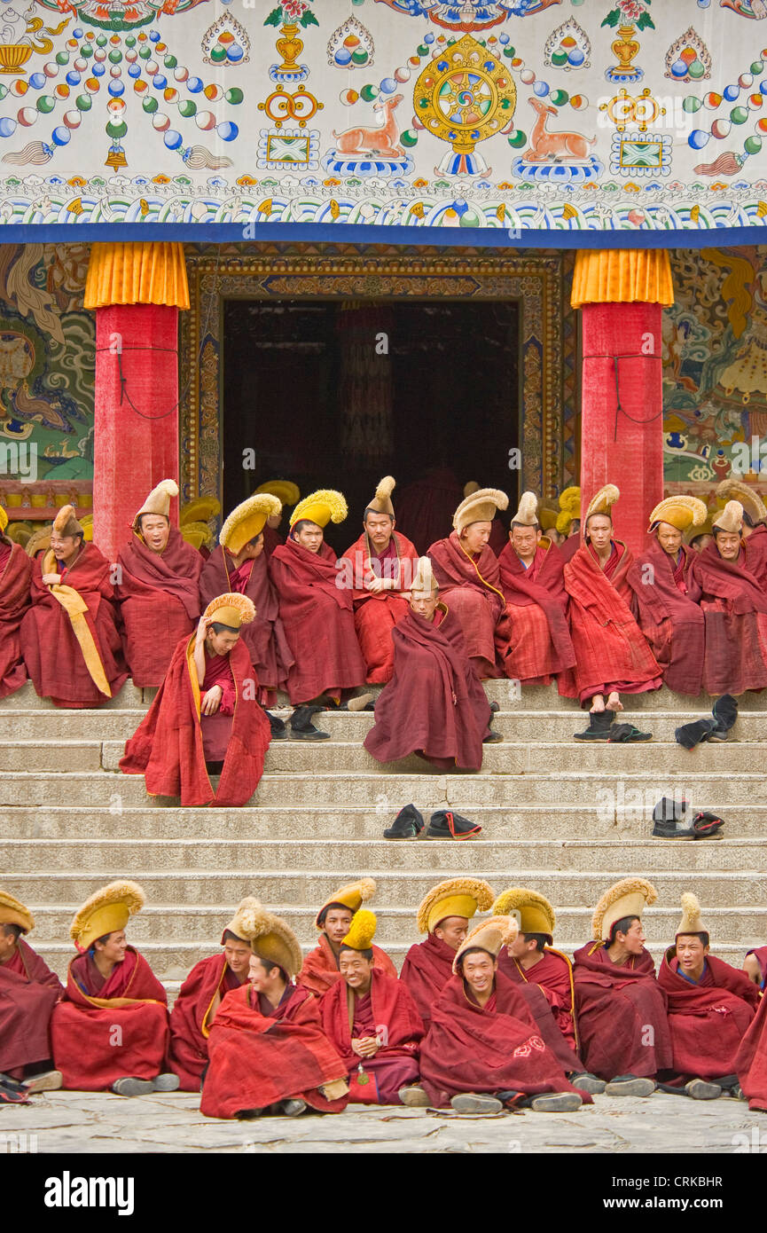 Buddhist monk hats hi-res stock photography and images - Alamy