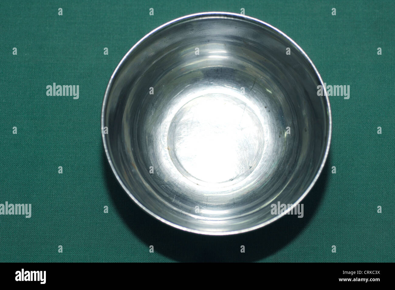 Surgical instruments in dish hi-res stock photography and images - Alamy