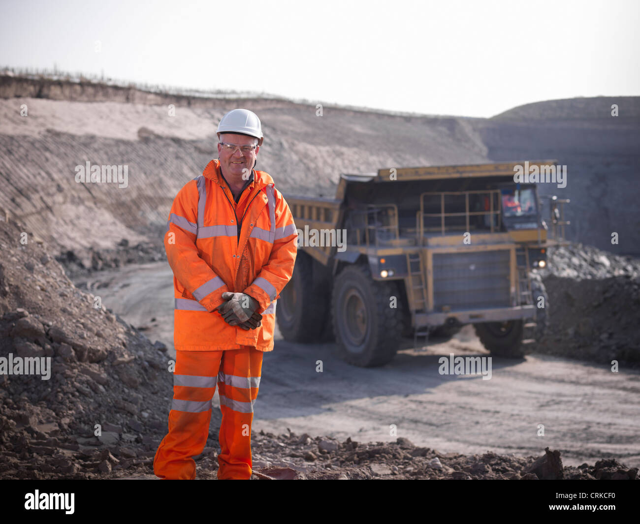 Man worker pit hi-res stock photography and images - Alamy