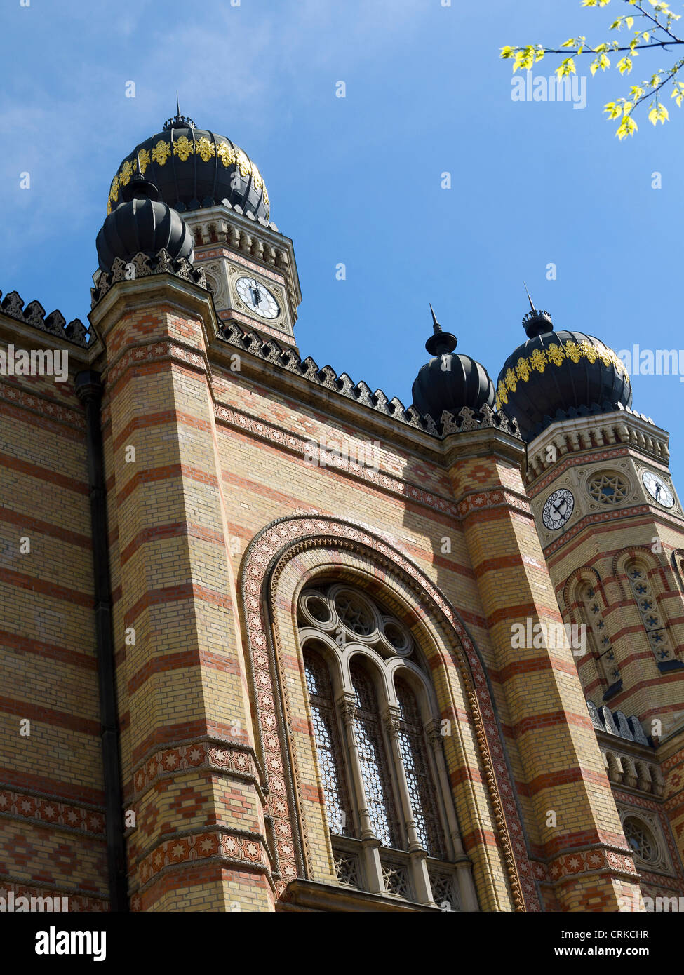 Budapest 's Moorish Style Great Synagogue in Hungary is the Most ...