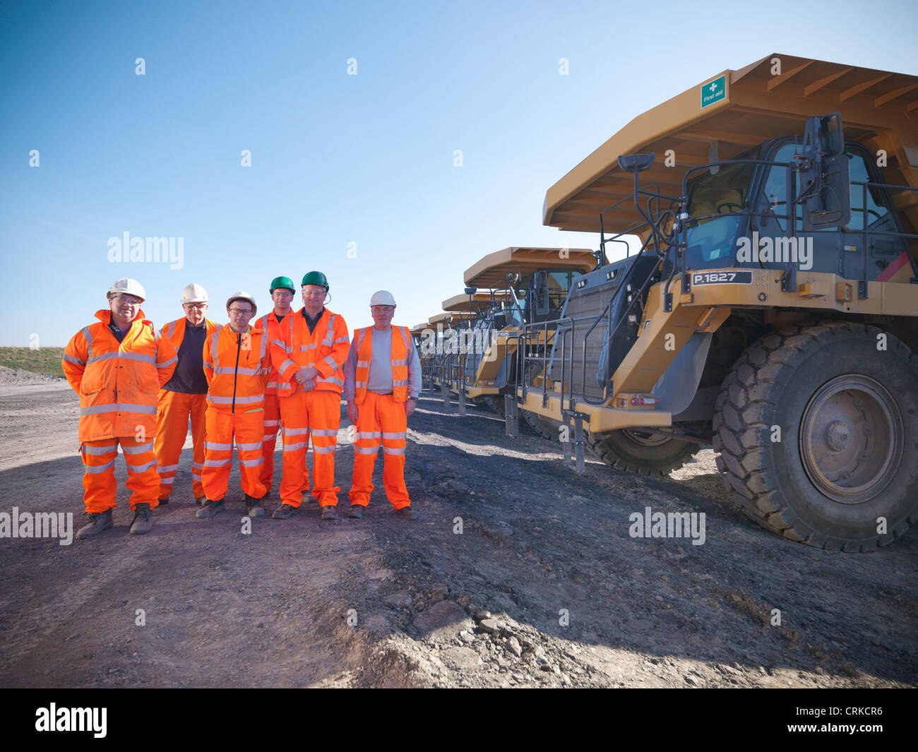 Cast posing together hi-res stock photography and images - Alamy