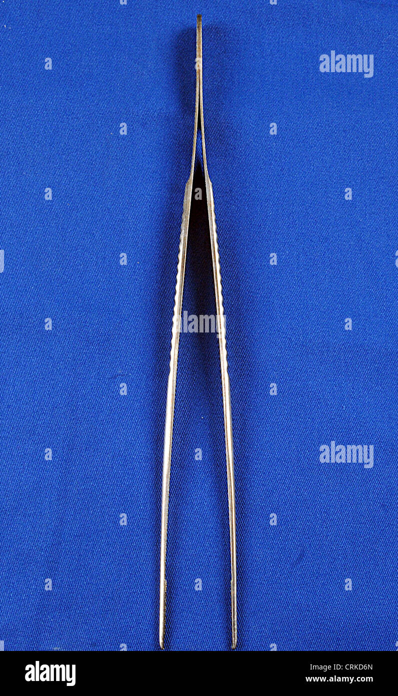 Surgical tweezers hi-res stock photography and images - Alamy