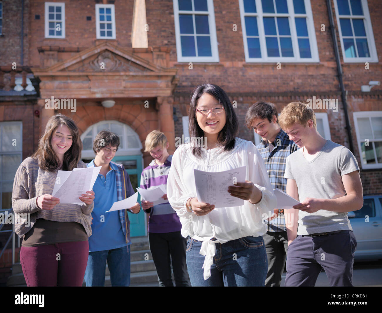 Student view news hi-res stock photography and images - Alamy
