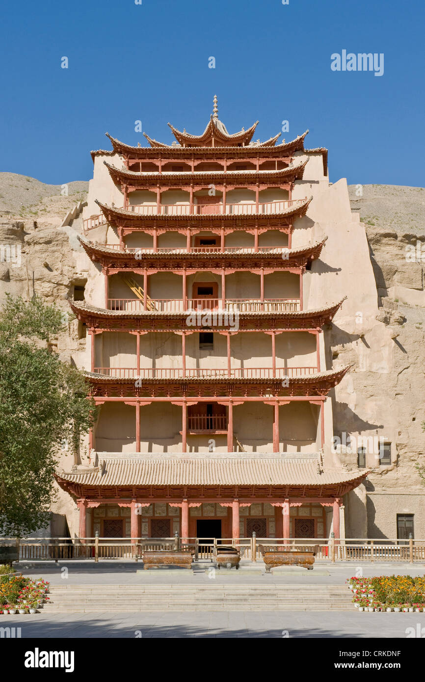 Chinese bodhisattva tang dynasty hi-res stock photography and images ...