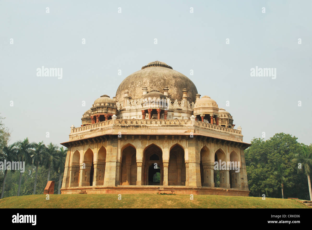 Muhammad Shah’s tomb. IDistinctive features like an octagonal plan ...
