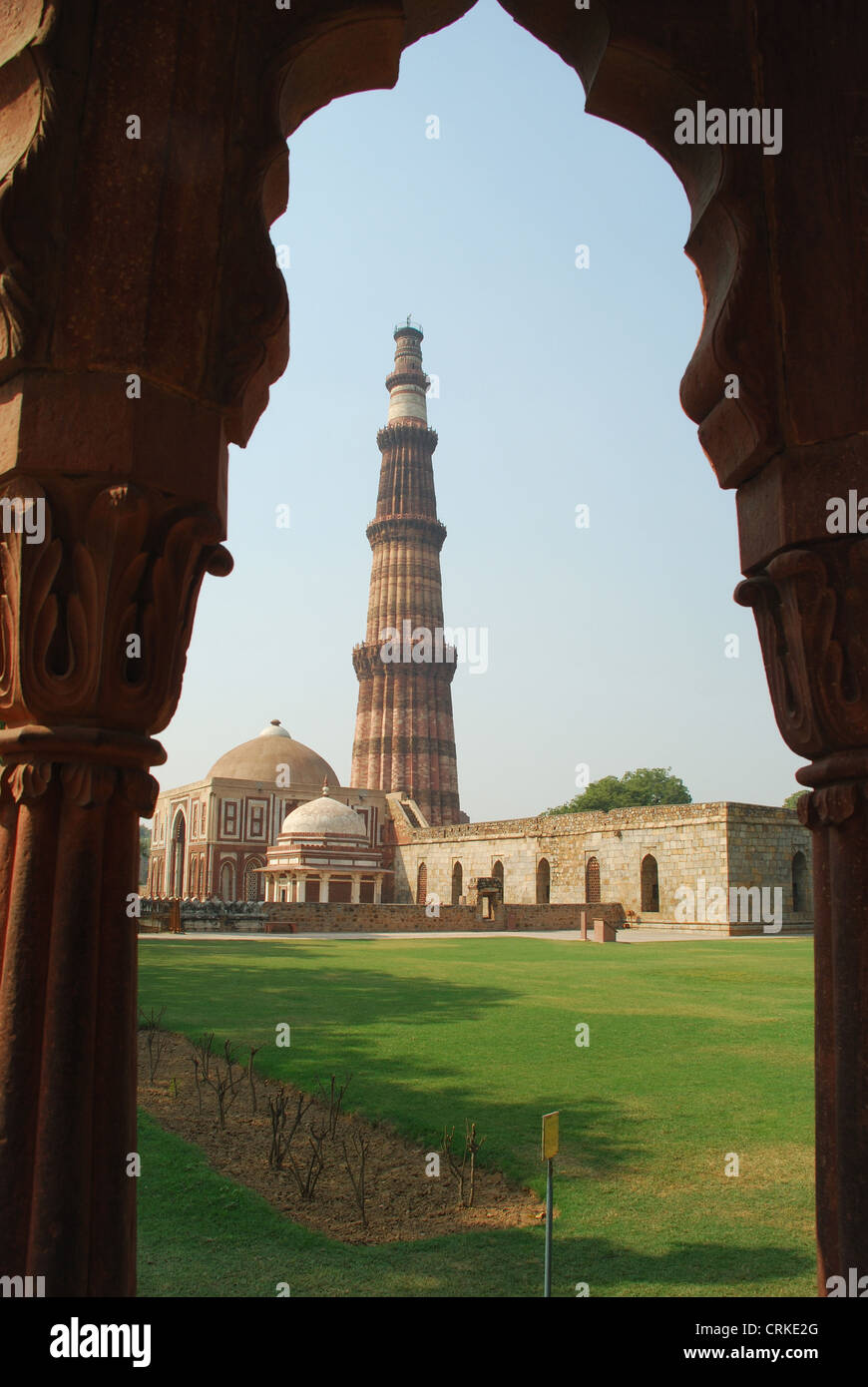 Qutub Minar , red sandstone and marble.Tallest minaret in India, 72.5 ...