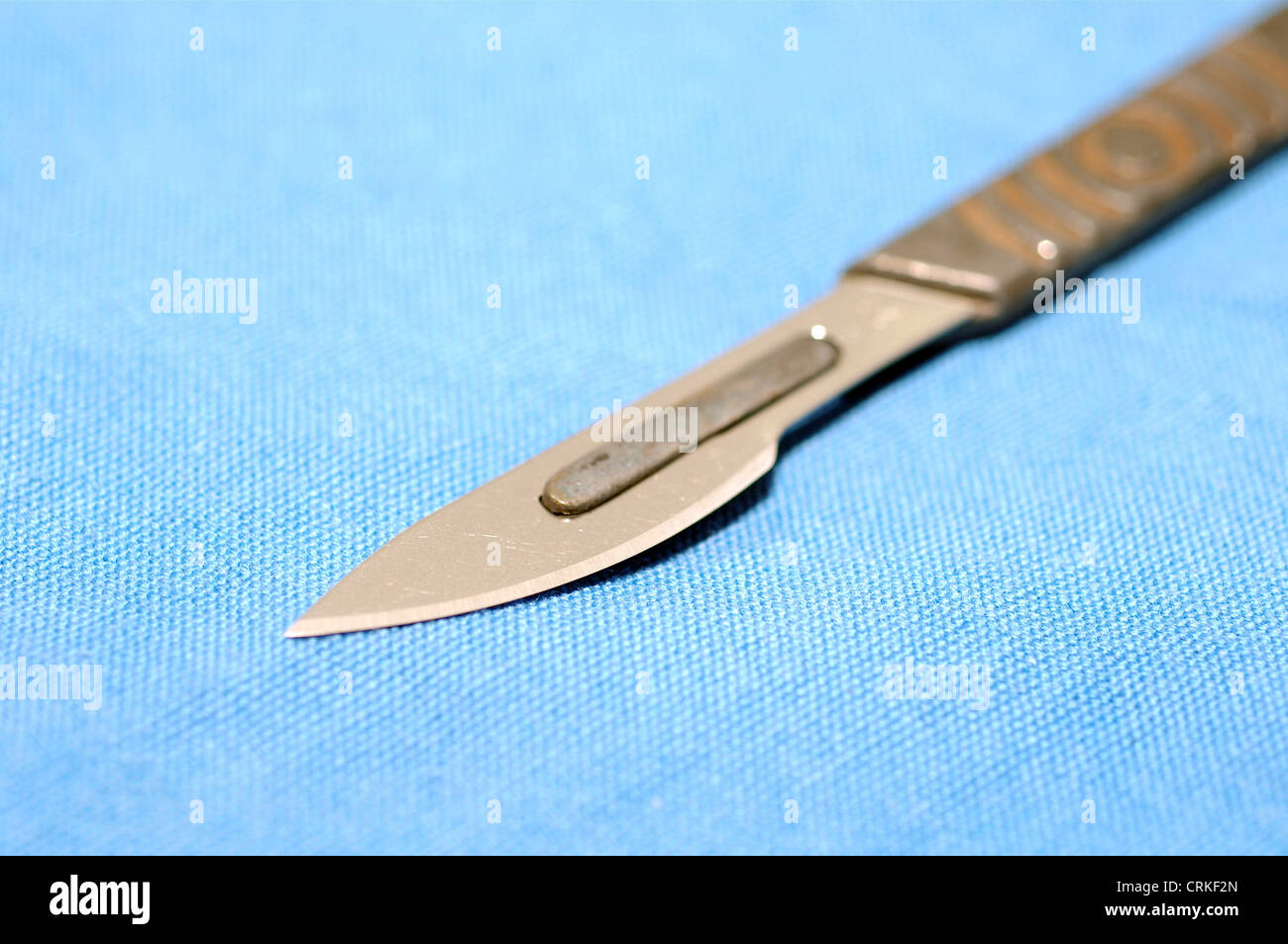 Scalpel cutting hi-res stock photography and images - Alamy