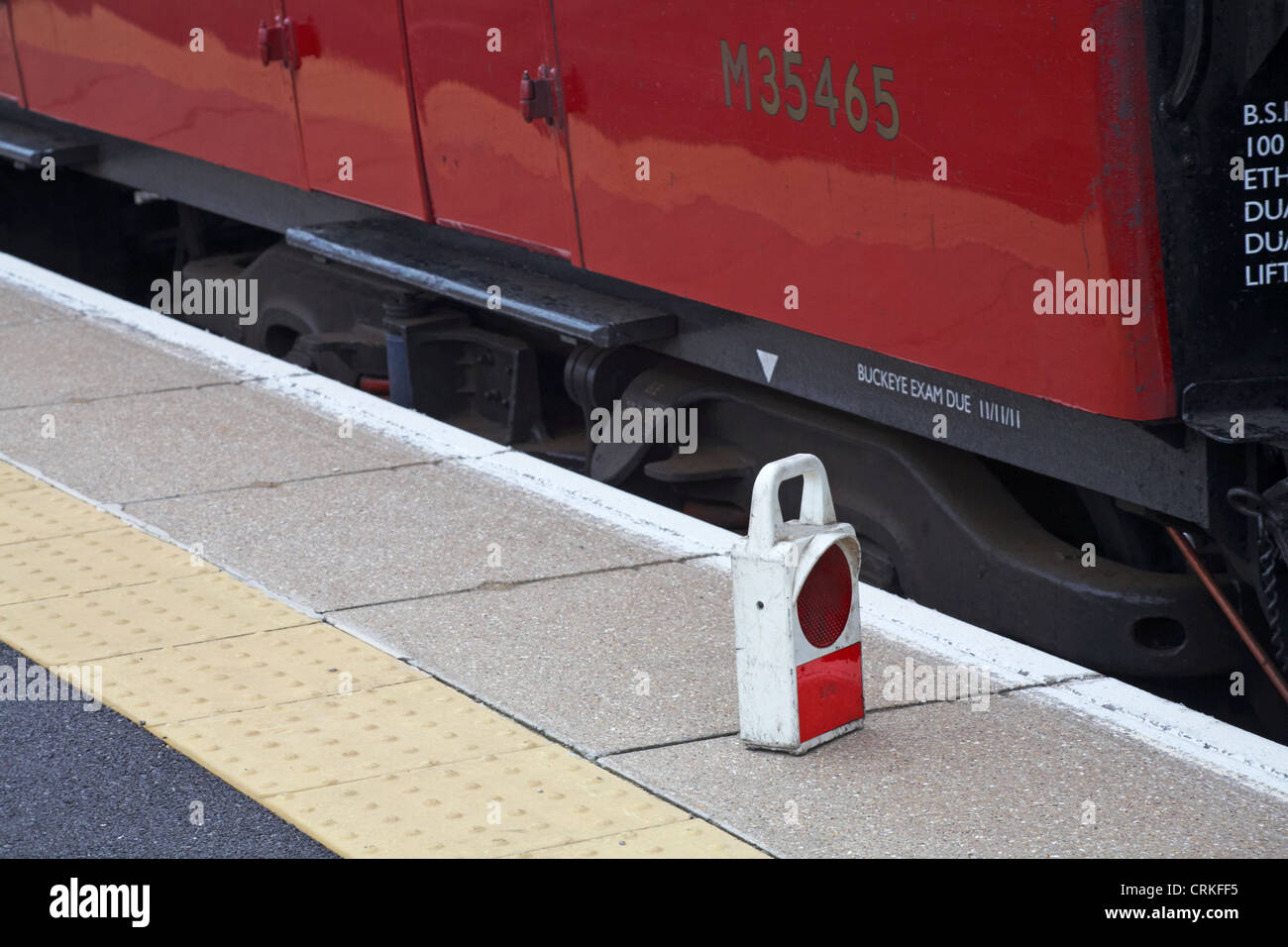 Railway platform lamp hi-res stock photography and images - Alamy
