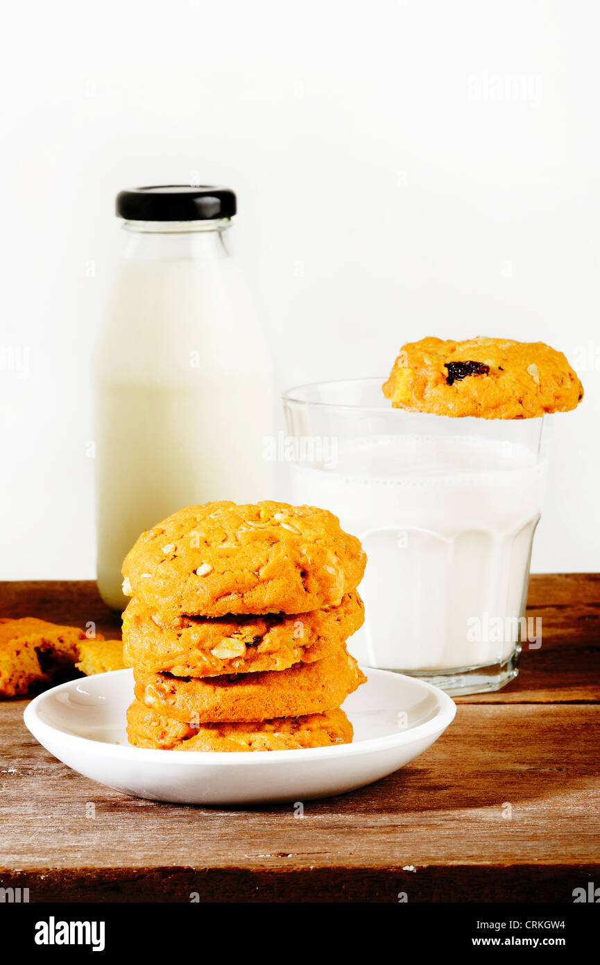 milk with cookies Stock Photo - Alamy