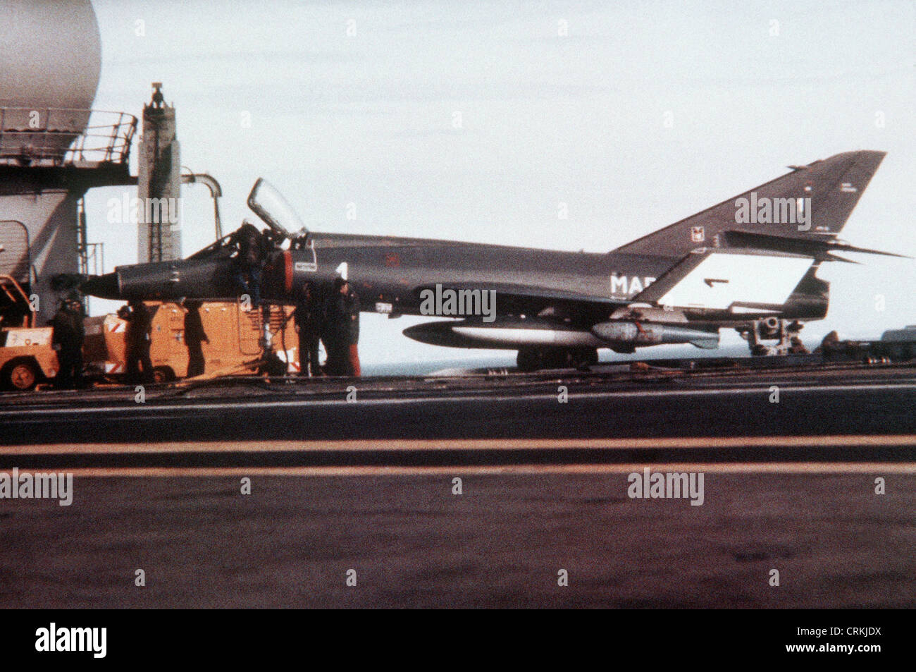 An Aéronavale Dassault Super Étendard from Flottille 17F aboard the ...