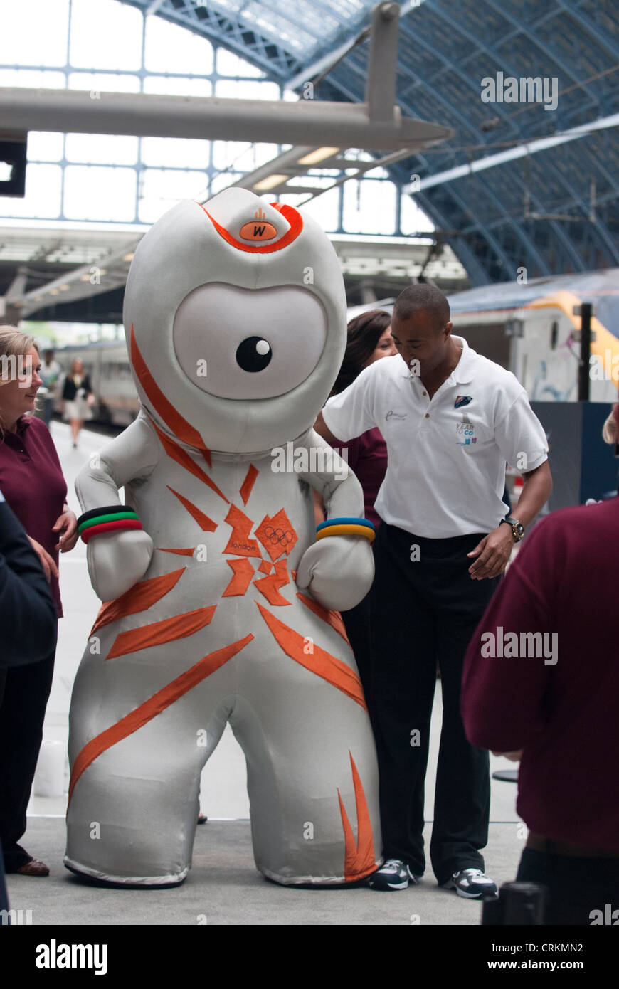 Colin Jackson and Wenlock London Olympics mascot St Pancras Station ...