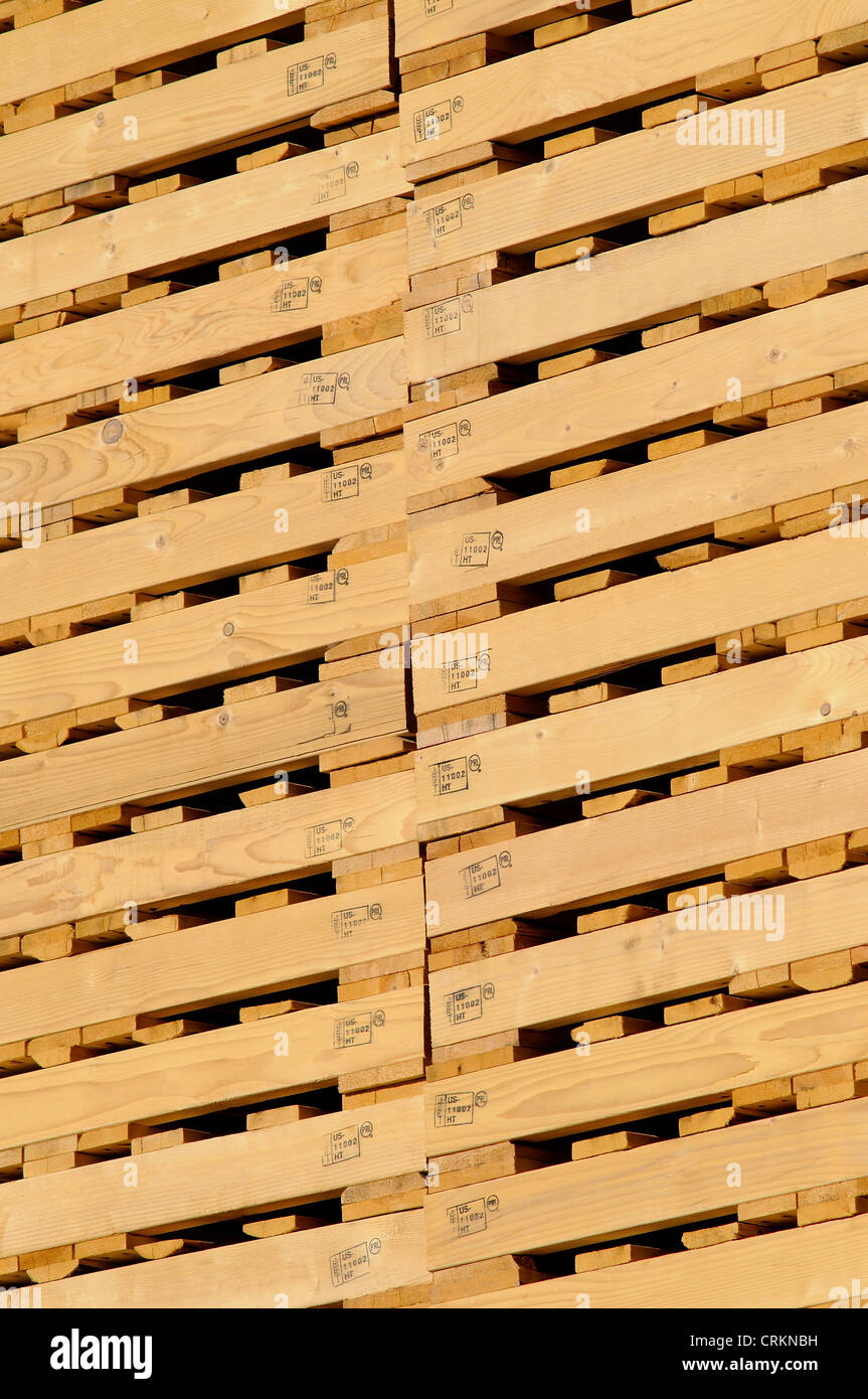 New pallets hi-res stock photography and images - Alamy