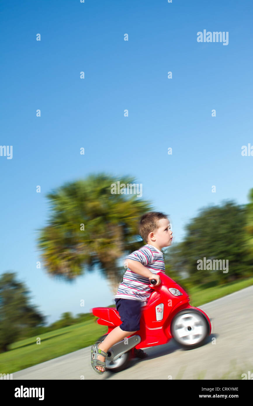 Motorbikes sidewalk hi-res stock photography and images - Alamy