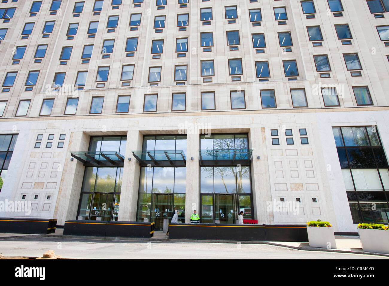London shell hq hi-res stock photography and images - Alamy