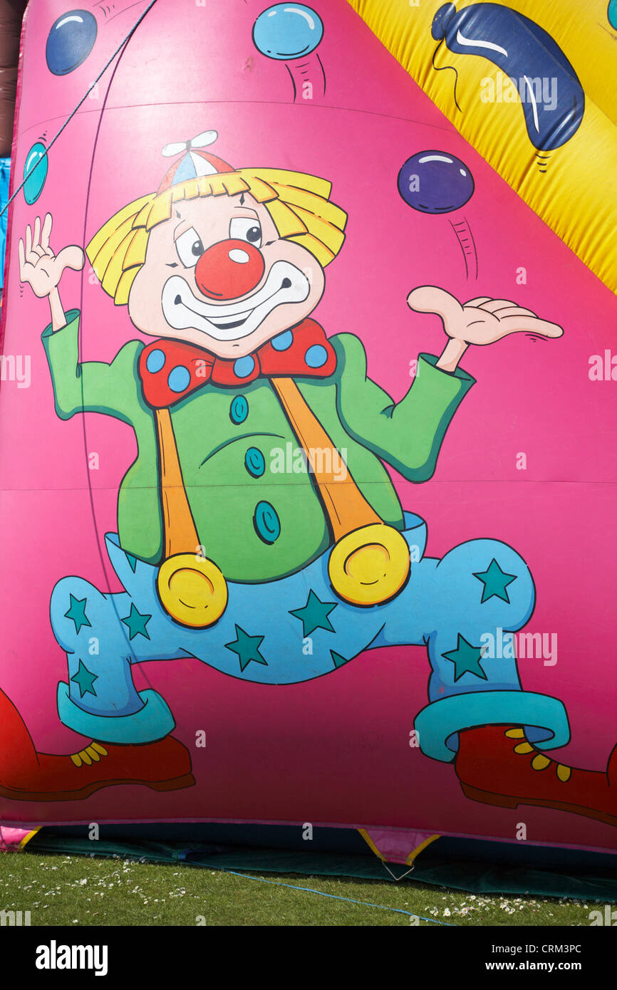 Clown juggling hi-res stock photography and images - Alamy