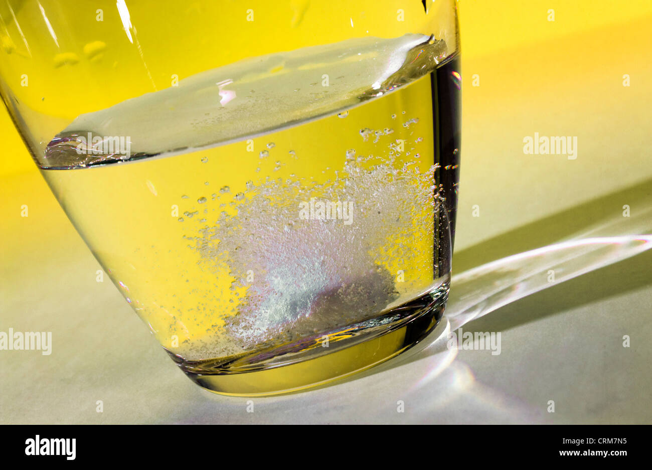 Tablet dissolving in water hi-res stock photography and images - Alamy
