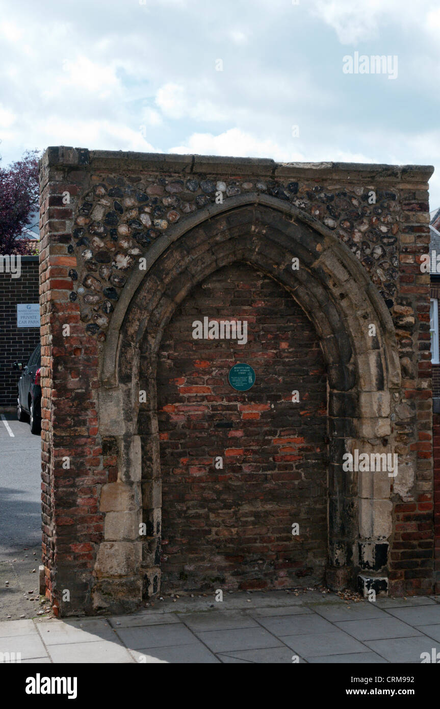 A bricked up 15th century archway in King's Lynn Stock Photo - Alamy