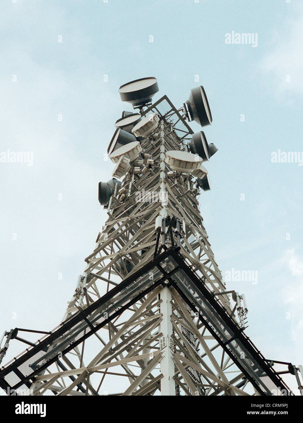 Transmission tower with parabolic antennas for mobile Stock Photo - Alamy