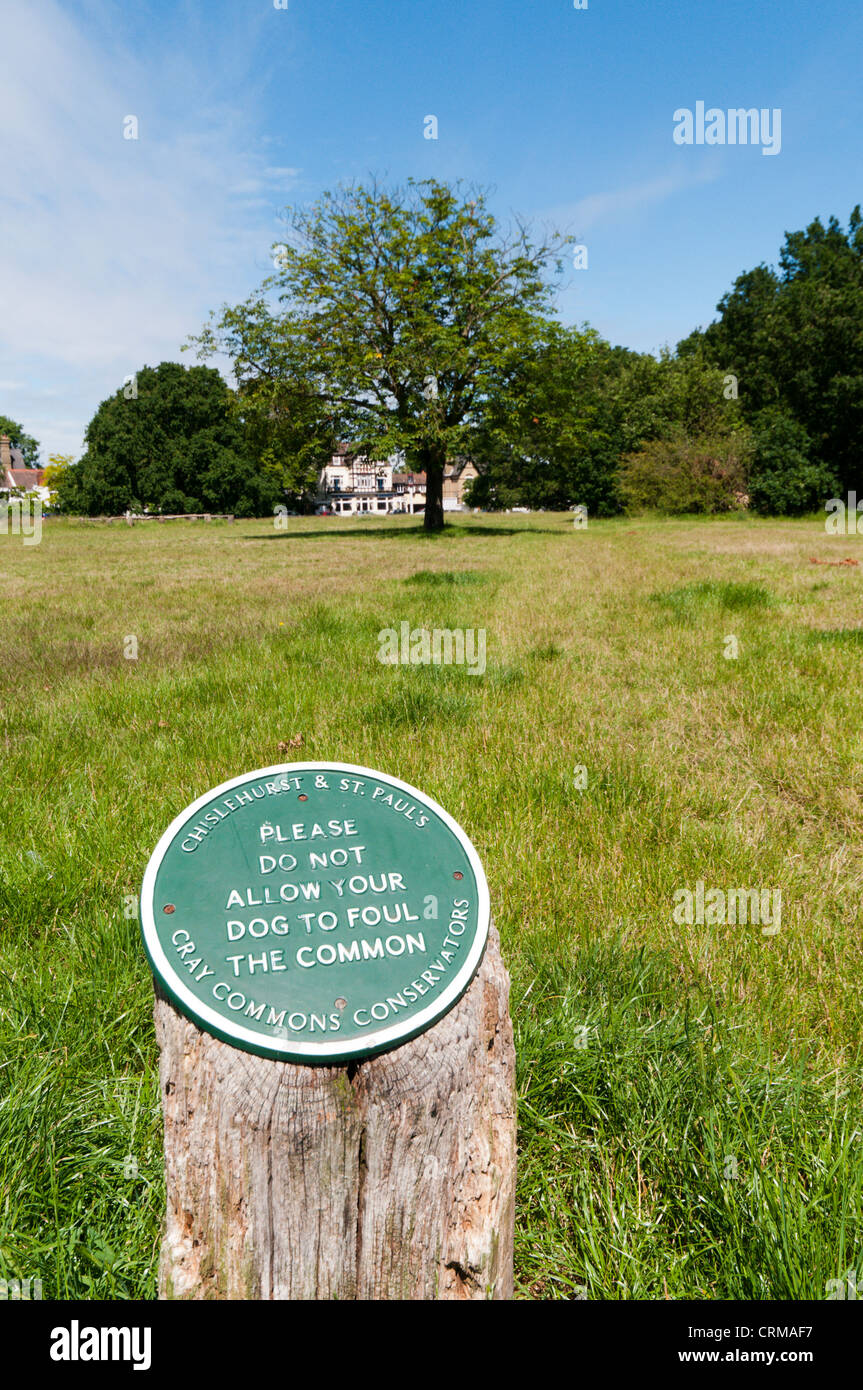 Dog fouling sign hi-res stock photography and images - Alamy