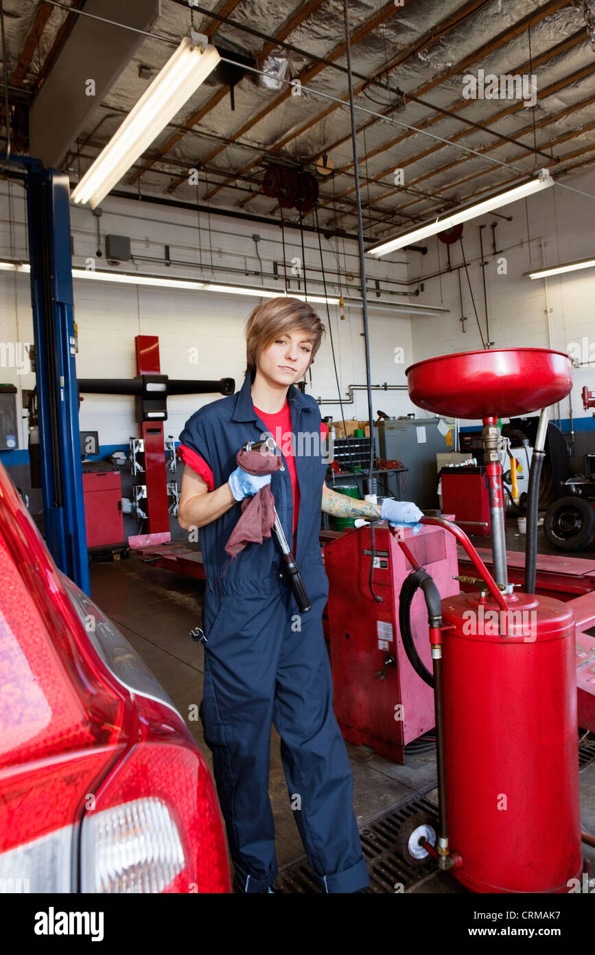 Woman mechanic welding hi-res stock photography and images - Alamy